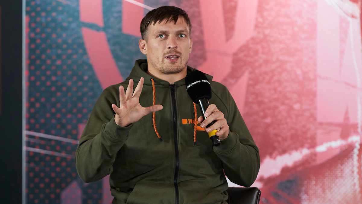 Boxing great Oleksandr Usyk shows off mean soccer skills as he trains ...
